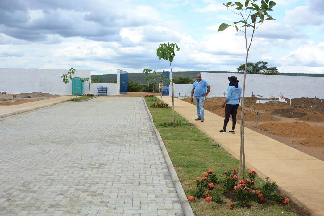 Preparação Cemitérios 01-11 (15) - Prefeitura Municipal de Vitória da ...