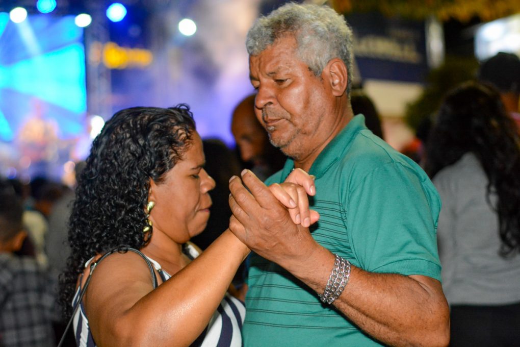 Ramon Roman e Seu Baducha fecham a segunda semana do Arraiá da ...